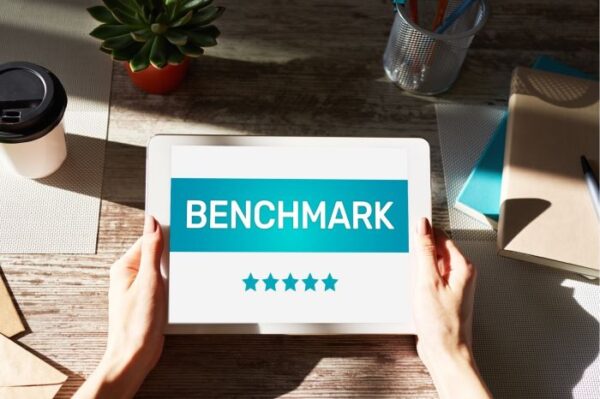 Co to jest benchmark? Poznaj rodzaje i etapy benchmarkingu
