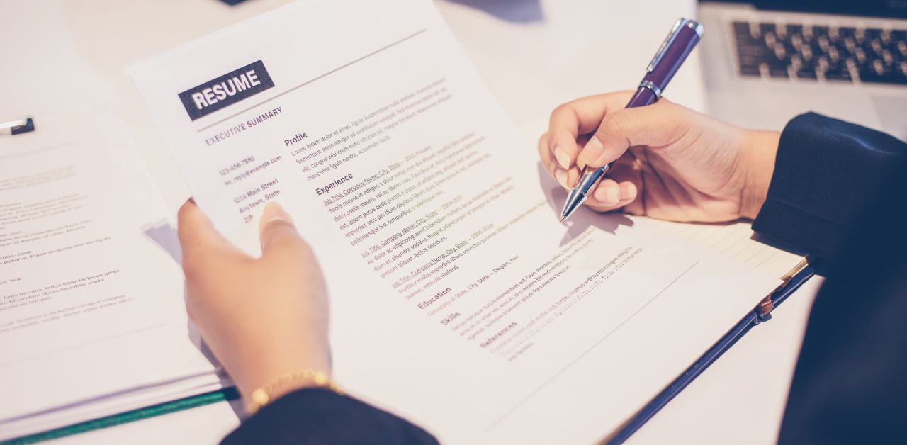 Resume - co to jest? Czym się różni resume od CV?
