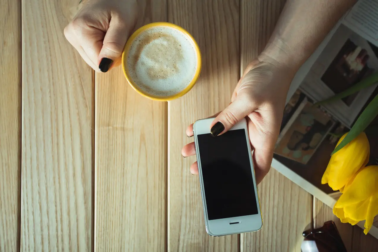 Dyżur pod telefonem: co mówi prawo? - Poradnik GoWork.pl